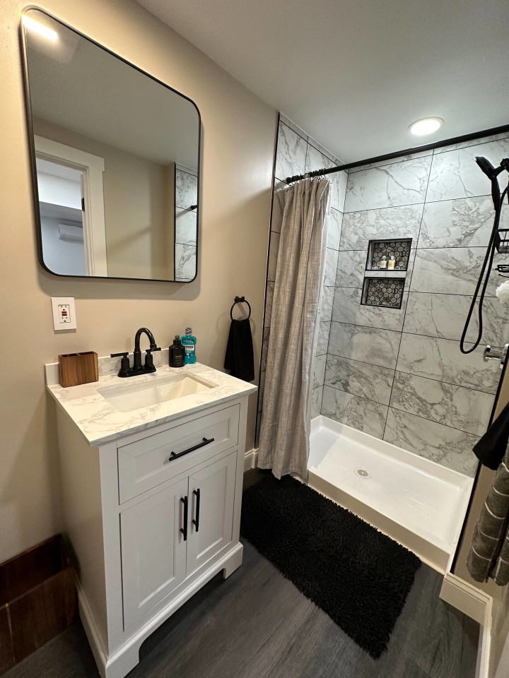 East Greenwich Apartment - Coventry, RI