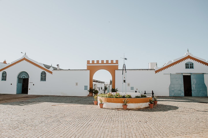 Cortijo Santa Clara - Carmona. (Gray Cottage). - Carmona