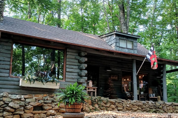 Joy Cabin
The Mountain Is Calling - Virginia