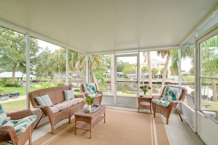Canal-front Relaxation: Crystal River Home W/ Dock - Crystal River, FL