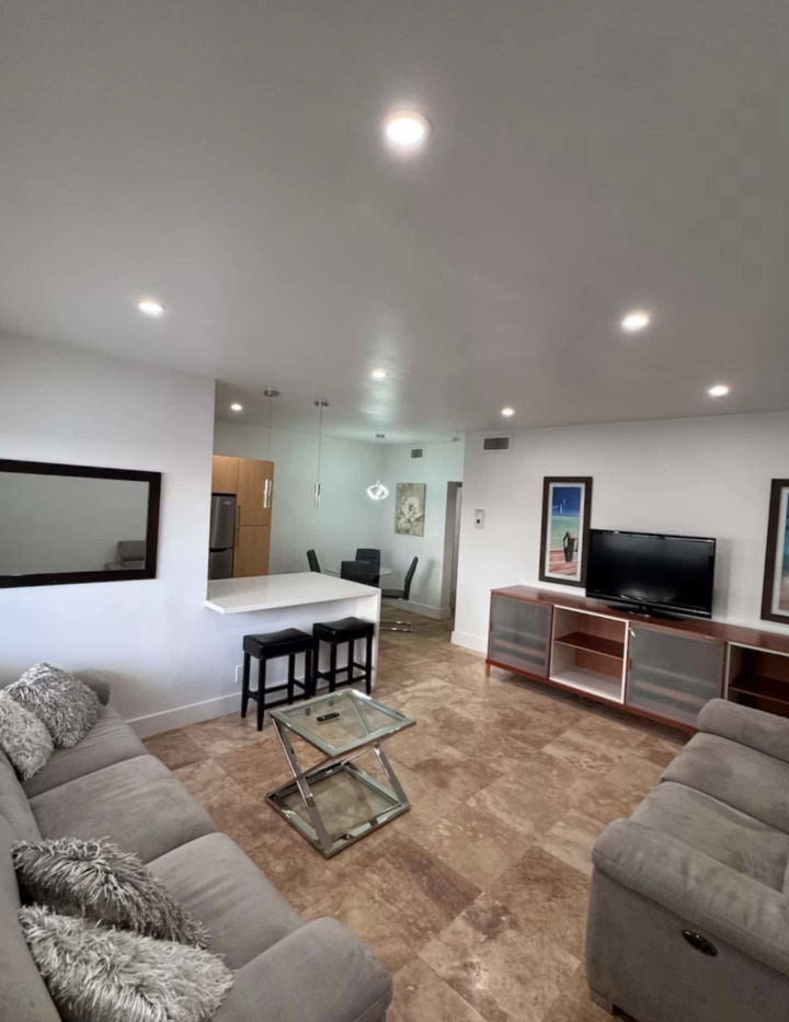 Lovely Apartment In Hollywood Beach - Dania Beach, FL
