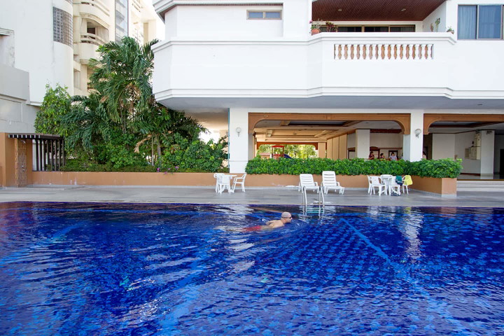 Sethiwan Park Luxury Apt #2d On Sukhumvit Rd. - Bangkok