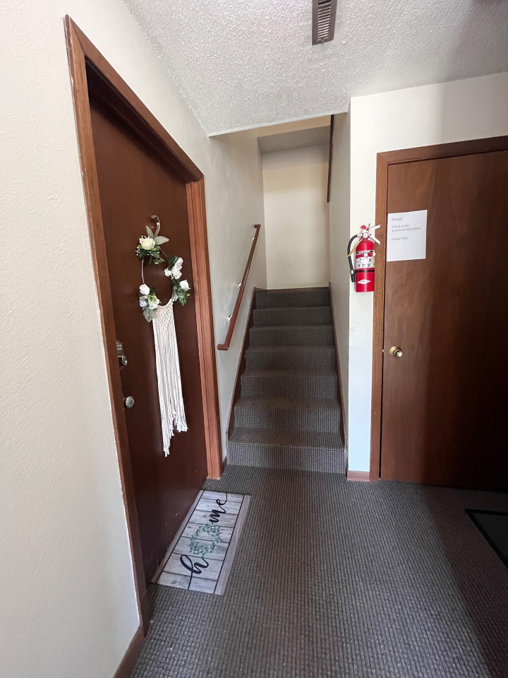 Cr Creekview Flatt - B&b - Cedar Rapids, IA