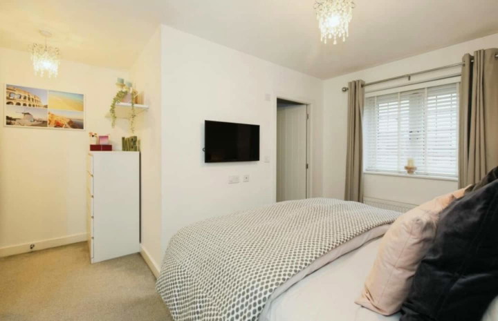 4 Bedroom House In Awesome Village! - Knutsford