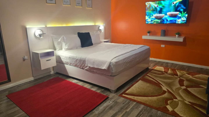 Stylish King Loft Near Amazonia Mall | Sleeps 2 - Guyana