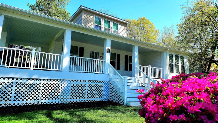 Charming 5-bedroom Cape Cod Retreat W/gameroom - Baltimore, MD