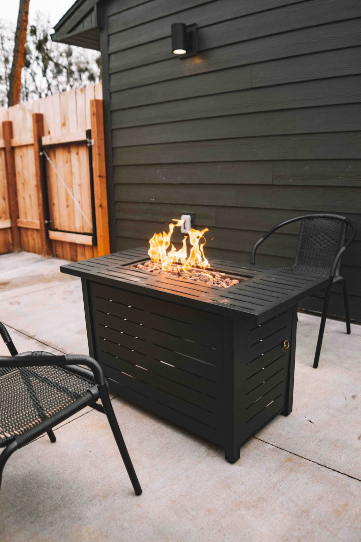 Brand New Stylish Mcm Studio - Grants Pass, OR