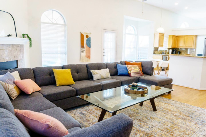 Spacious Family Friendly Sfh W/king Beds & Garage - Frisco, TX