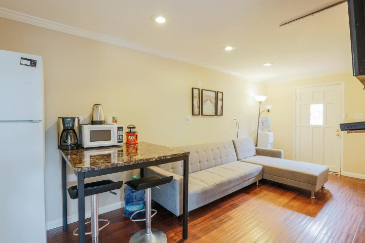 Guest House 10 Min Walk To Beach - Oxnard, CA