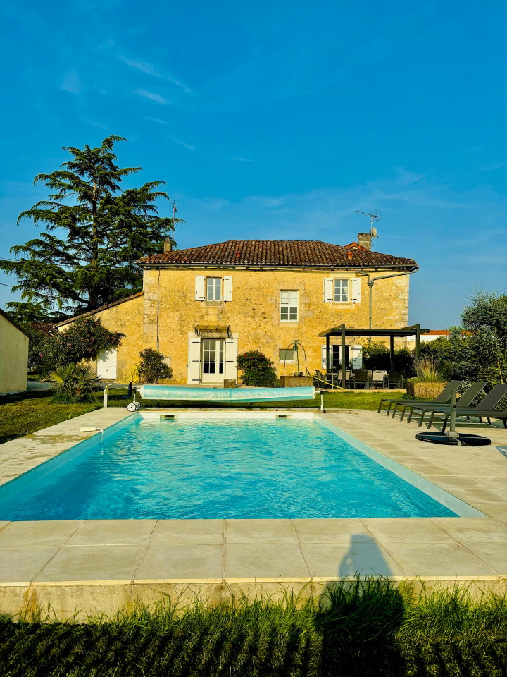 Grand Gîte à La Campagne : Piscine, Pétanque - Charente