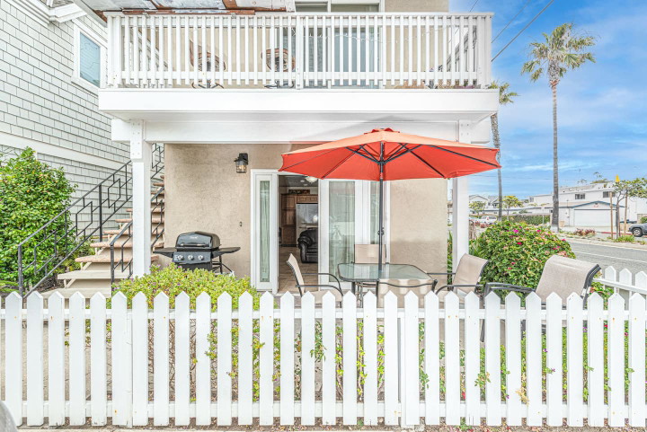 Ideal Vacation Getaway  One Block To Beach, Walk To Everything! - Newport Beach, CA