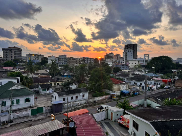 Osu Plush Sunset Terrace Penthouse - Accra