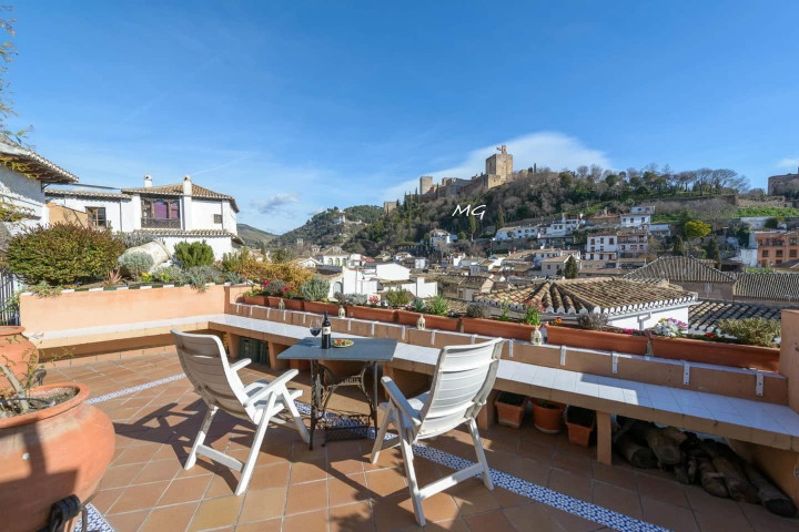 Casa Del Beso: Alhambra View, Terrace, And Jacuzzi - Granada