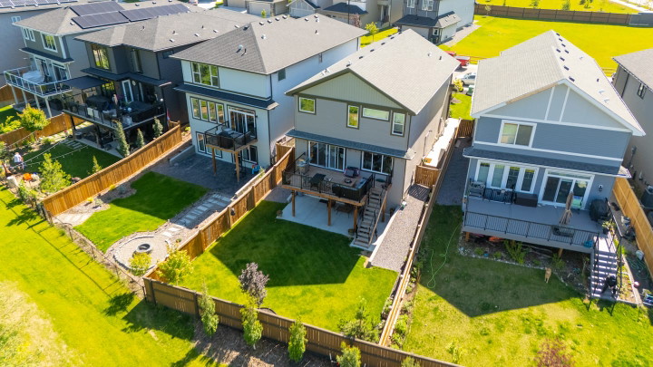 Big Lake Birdhaus Luxury Walkout Basement - Saint Albert