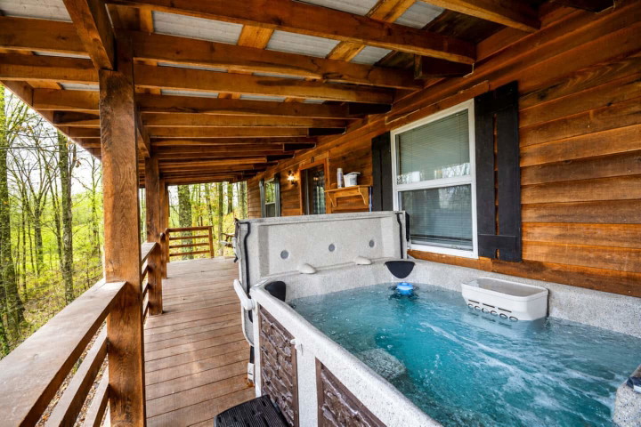 Whispering Winds | Hot Tub + Arcade, Pet Friendly - Kentucky