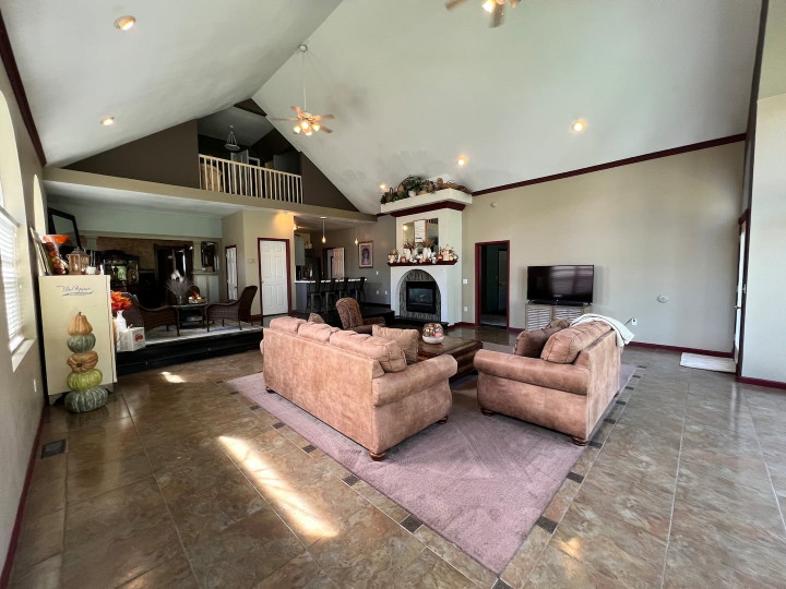 Beautiful Victorian Home With Ideal Location - Colorado