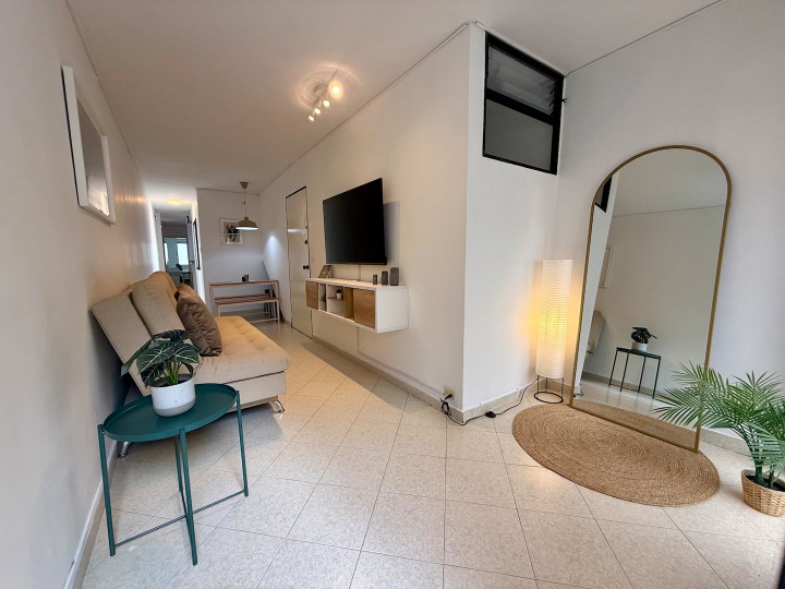 Spacious Apt Laureles-estadio One Block From La 70 - Colombia
