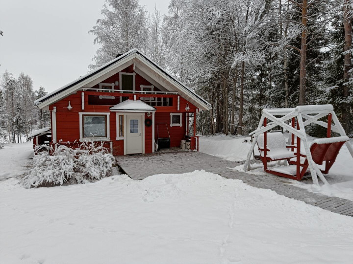 Tunnelmallinen Punainen Mökki - Rovaniemi
