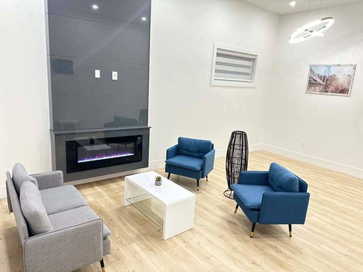 Modern Home Near Skytrain - New Westminster