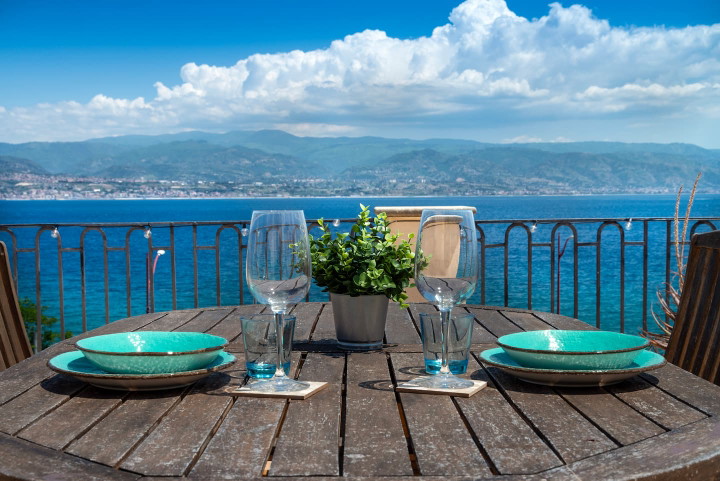 Seafront Terrace: Enchantment On The Strait - Messina