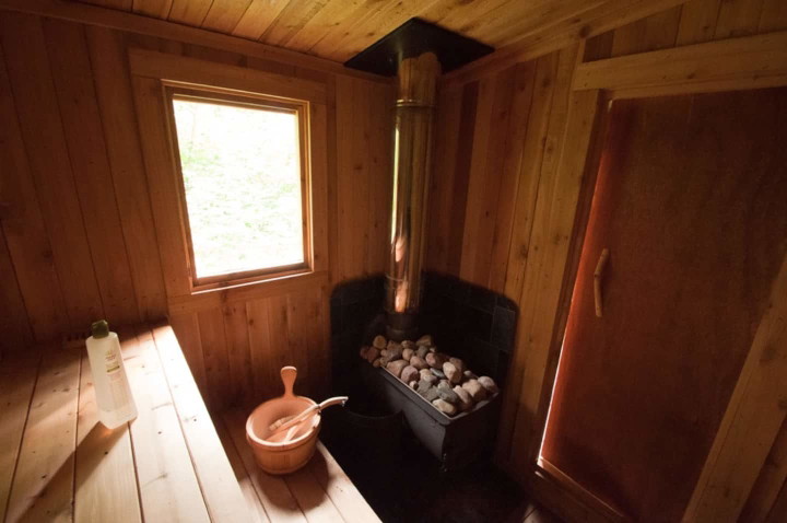 Mökki Hovland Hut A Unique Glass Wall Timber Frame - Minnesota