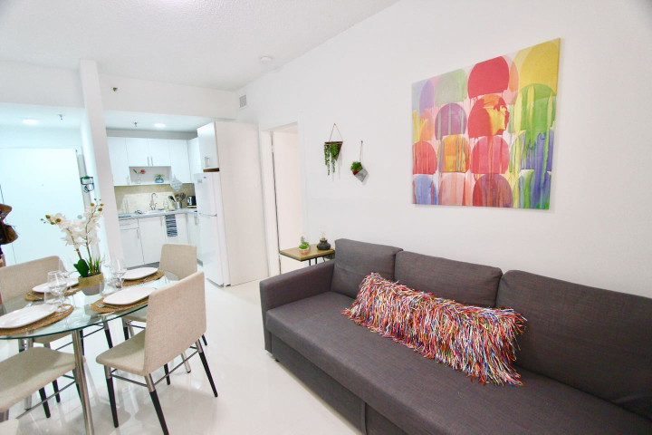 Beautiful Apartment Steps From The Beach - South Beach, FL