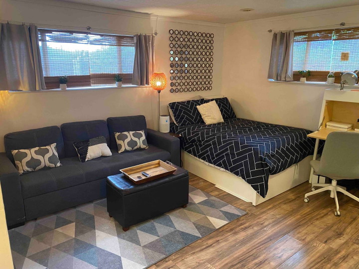 North Hollywood Studio W/ Kitchen, Bathroom, Entry - Los Angeles