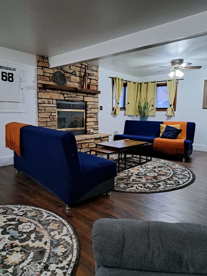 Warm & Peaceful 2br Home, Heart Of Sycamore - Cortland, IL