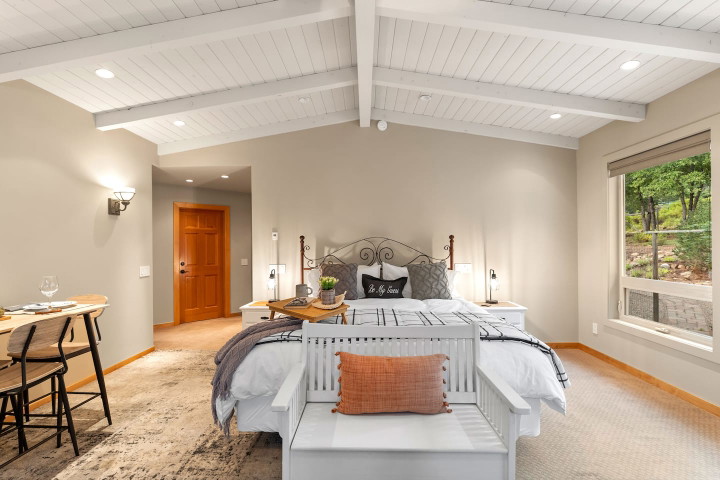 Cozy, Forested Guest Suite Close To Downtown - Mount Shasta, CA