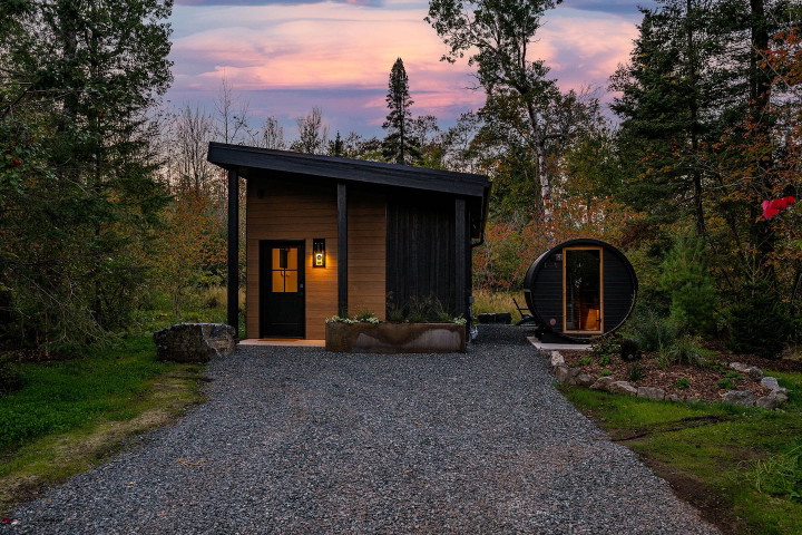 Private Sauna + Fireplace · Wildernest Cabins #4 - Duluth, MN