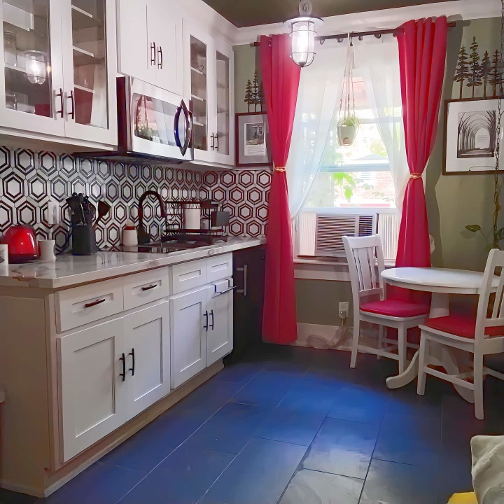 Spacious Dickinson Suite With Kitchen And Retreat - Fresno, CA
