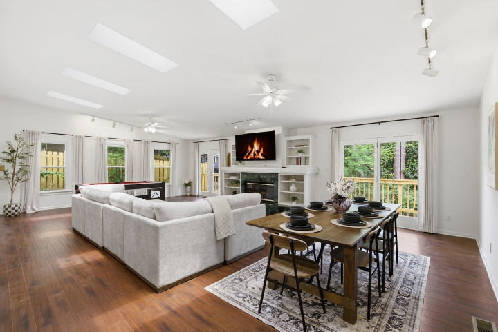 Aviation & Arcade: Charming Vintage Stay In Atl - Atlanta, GA