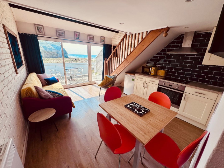 Surf 'N' Sands In Porthtowan Beachfront Apartment - Redruth