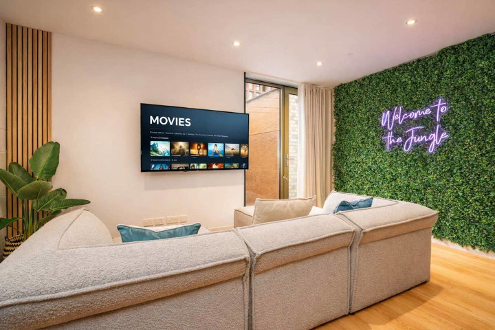 Luxury Townhouse I Private Roof Terrace I Sleeps10 - Manchester