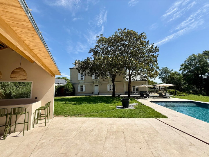 Nouveau : Maison De Maître, Piscine Spa Et Clim - Loire