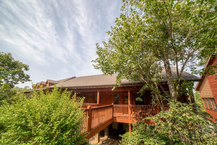 Walk-in Log Cabin With Walk-in Shower, Pvt Deck - Rockaway Beach, MO