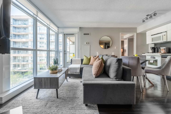 Central 2-br Getaway | Stroll To Cn Tower! - Mississauga