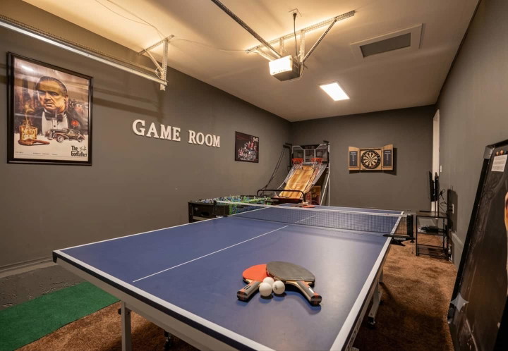 Stylish 3br Home | Game Room & 2 King Beds In Kc - Overland Park, KS
