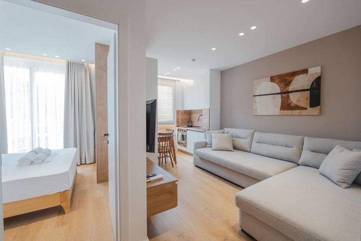 Promar One-bedroom Apt With Balcony &Mountain View - Himarë