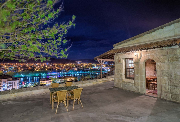 Stone House With Private Terrace, Balloon View - Cappadocië