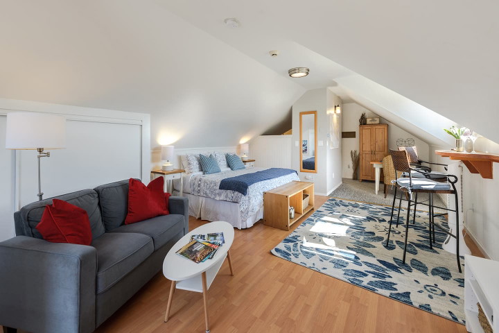 Ocean View Home  In Historic Gibsons Landing - Gibsons