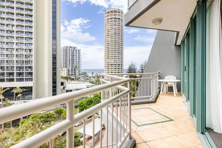 Crown Towers | Lagoon Pool + Ocean Views - Gold Coast