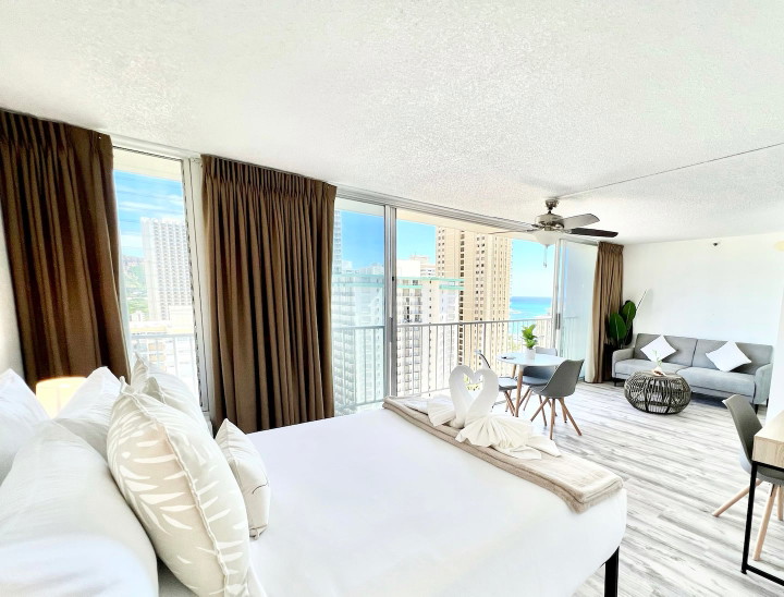 Cozy Ocean View Retreat Steps From Waikiki Beach - O‘ahu, HI