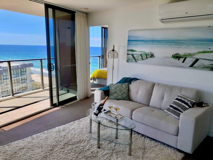 Amasing Oceanview High Floor Steps Beach Balcony - Gold Coast