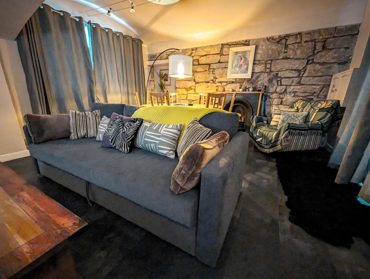 A Dedicated Airbnb Apartment - Edinburgh