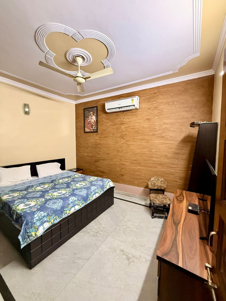South Delhi Home Stay - Ground Floor - Pink Metro - New Delhi