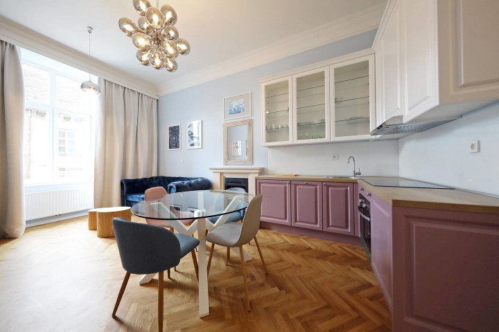 Stayswanky Loft On Zagrebs Oldest Street - Zagreb