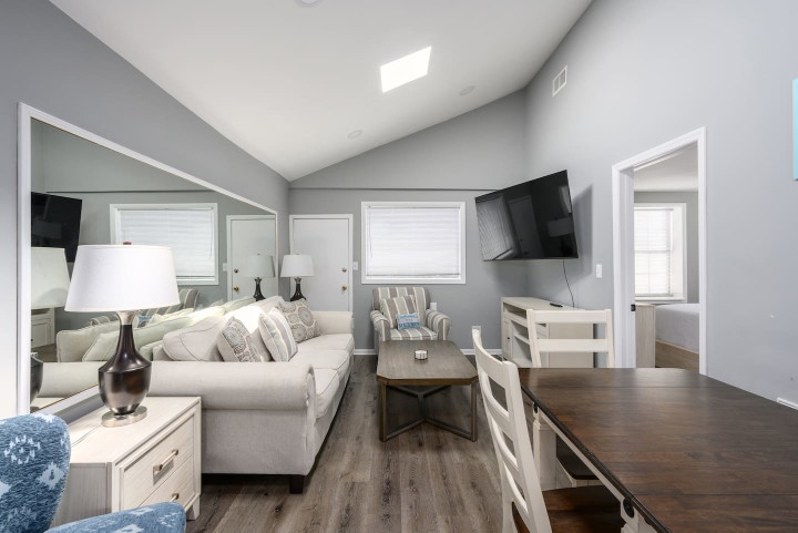 Quaint Home 2br 1 Ba Shared Pool - Tybee Island, GA