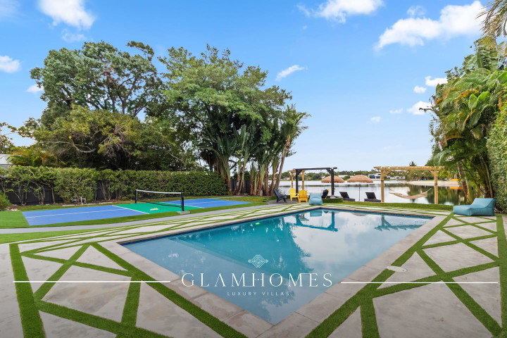 Lakefront Villa | Lakeview Haven  Paddle Board - Miramar, FL
