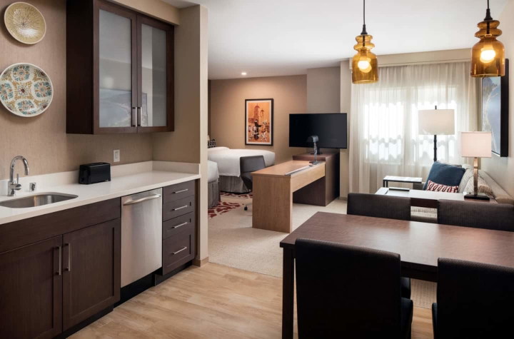 Modern 2 Queen Hotel Kitchen Suite W/ Breakfast - Santa Barbara, CA